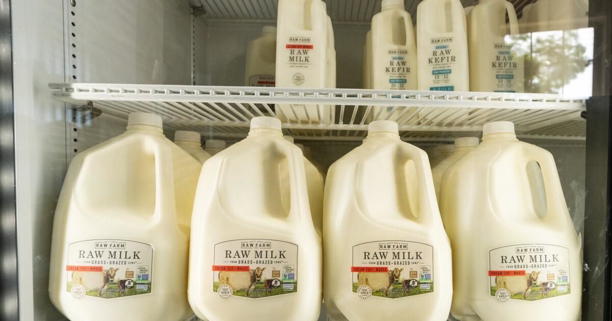 Raw Milk vs Pasteurized Milk: A Dietitian's Take on the Benefits ...